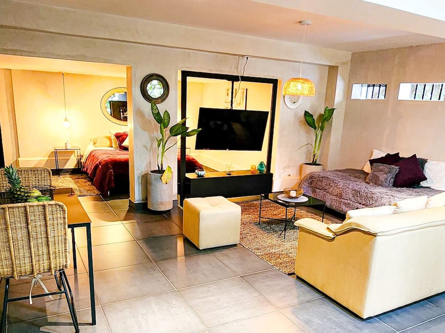 Apartamento luxo | Área de estar | TV LED 40 polegadas com canais digitais, TV