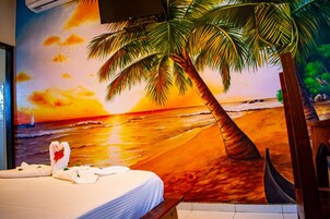 Quarto casal standard | Frigobar, escrivaninha, espaço de trabalho para notebook