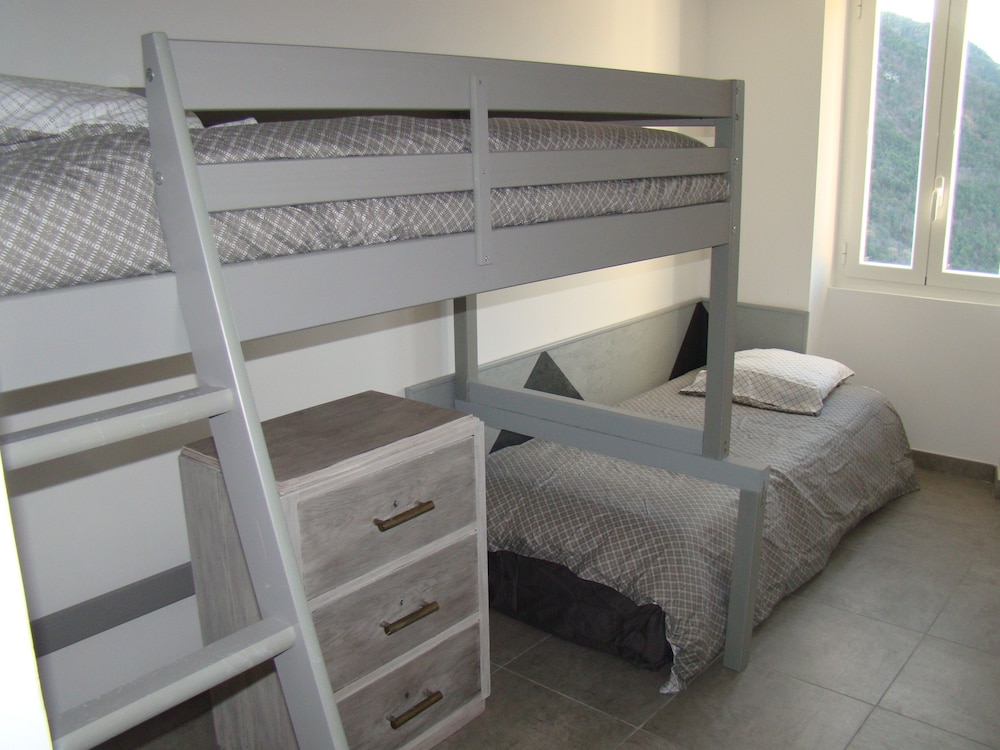 Cosy, quiet accommodation in the hinterland of Nice - Clans | Vrbo