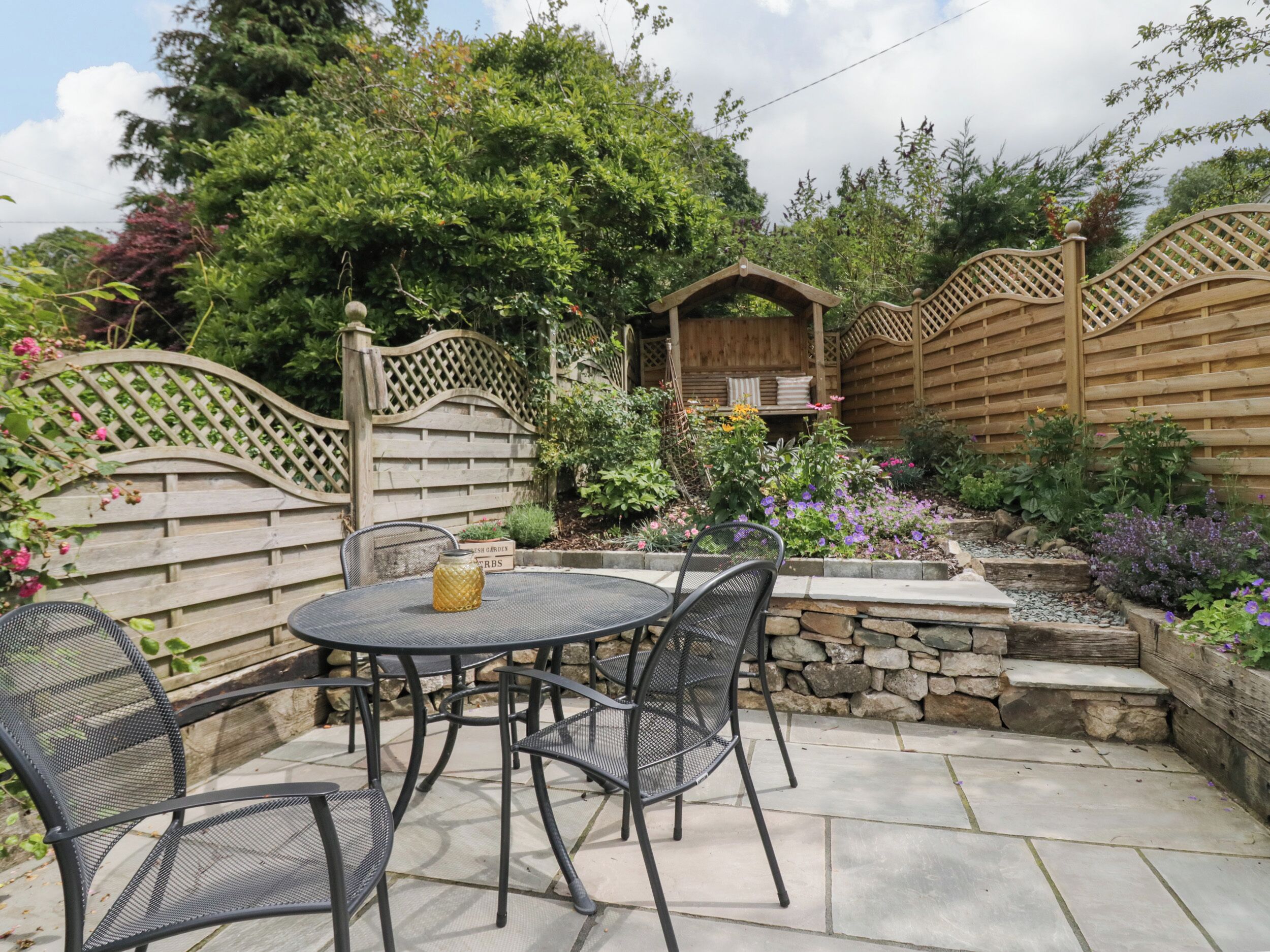 West View, Pet Friendly, Character Holiday Cottage In Milnthorpe - Arnside