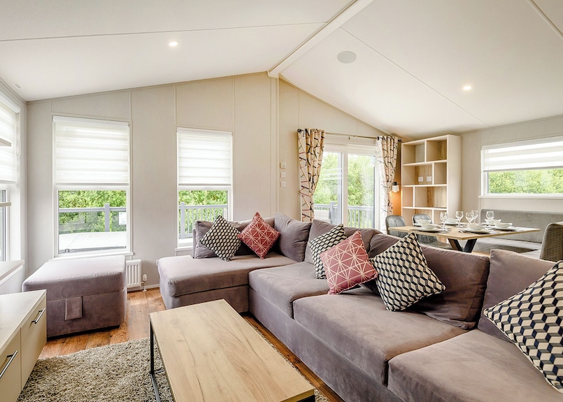 Platinum 4 Berth Lodge (Pet) - Lincolnshire