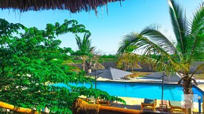 Minibar, cofre no quarto, secretária, Wi-fi grátis 