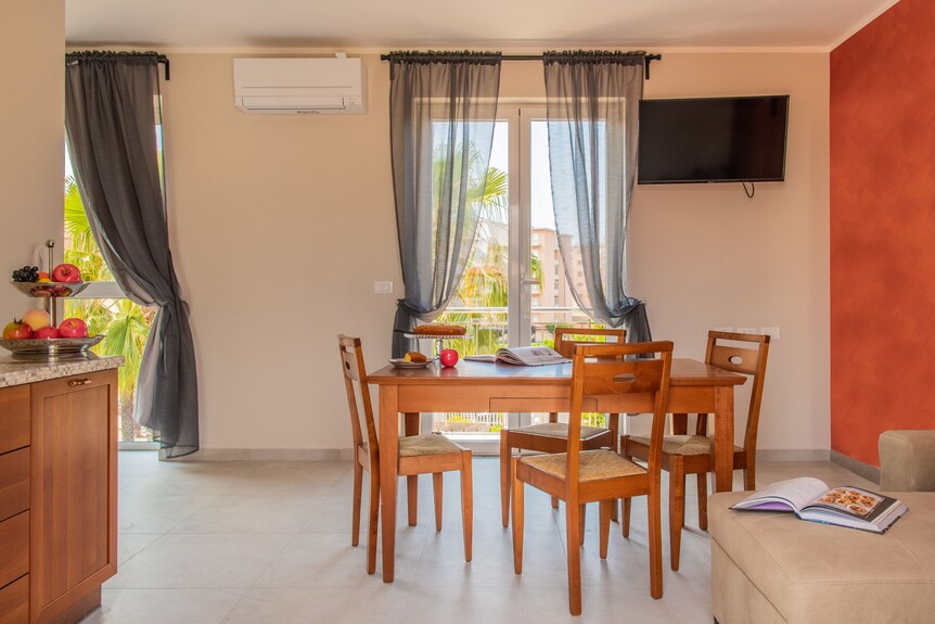 Apartment 'Tramontana' With Private Terrace, Wi-fi And Air Conditioning - Loano
