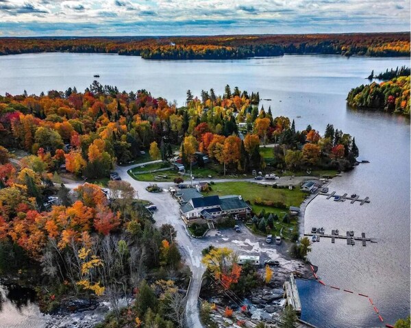 Ahmic Lake Resort - Ontario
