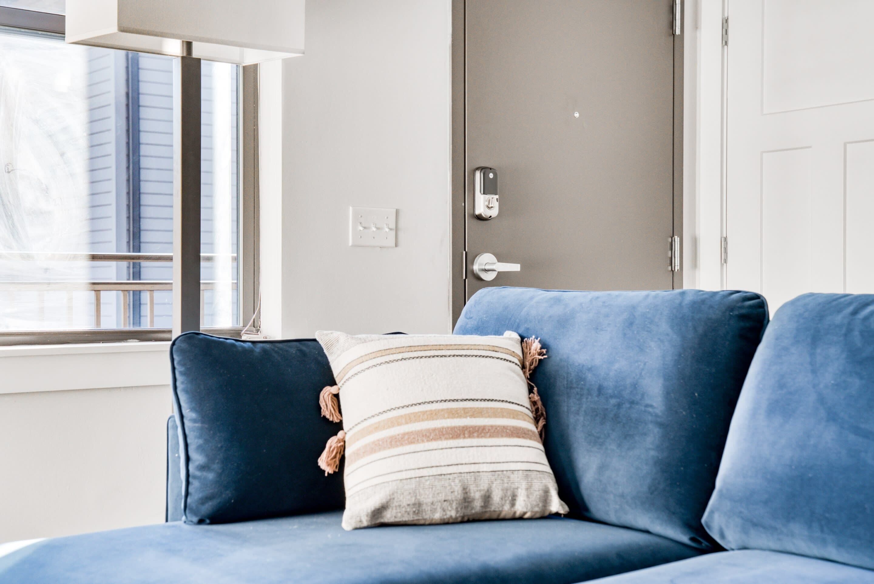 Cozysuites Music Row Bold 1br W/ Free Parking! - Vanderbilt University, Nashville