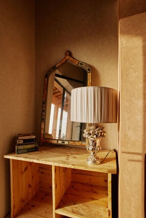 Quarto casal superluxo, 3 quartos, vista para a piscina | Edredons de pluma, camas Select Comfort, individualmente decorados