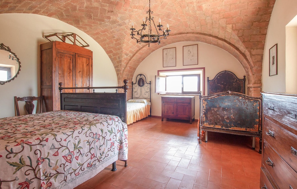1 Bedroom Nice Apartment In Volterra - Volterra