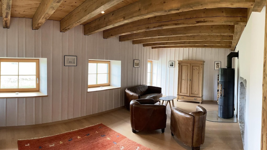 Beautiful Apartment In An Old Renovated Farmhouse - Canton of Neuchâtel