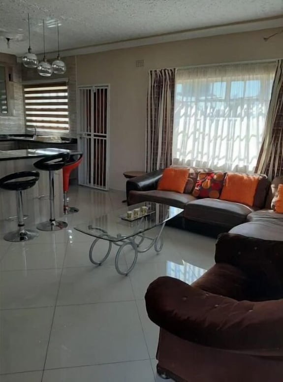 Neat 2 Bed Guest House Close To Cbd Airport, Shops - Harare
