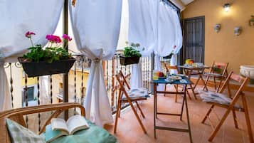 Quarto Deluxe | Terraço/pátio interior