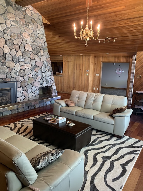 Stunning Sunsets, 5000 Sq Ft Bungalow, 300 Ft Sand Beach, Tons Of Luxury And Fun - Brimley State Park, Brimley