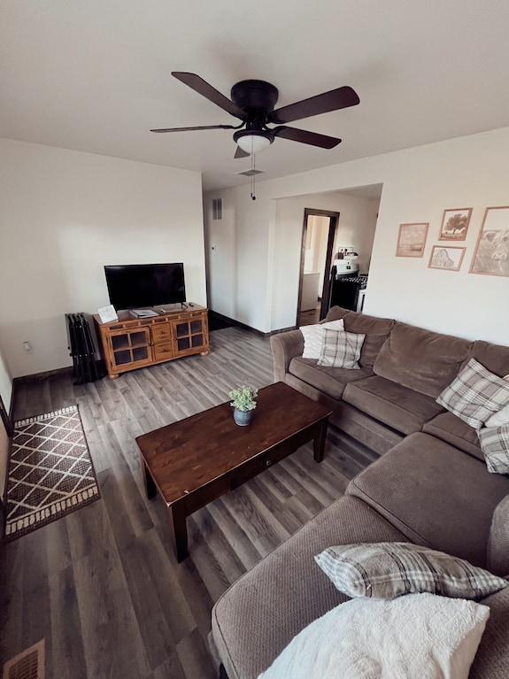 Stockton Lakes Rustic Retreat - Cozy & Close - Stockton Lake, MO