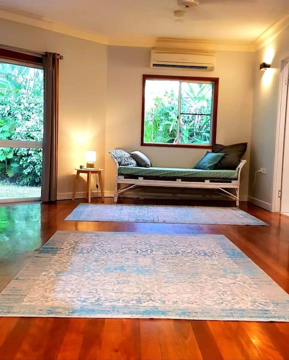 Palm Cove/cairns Beaches Tropical Spacious Retreat - Cairns