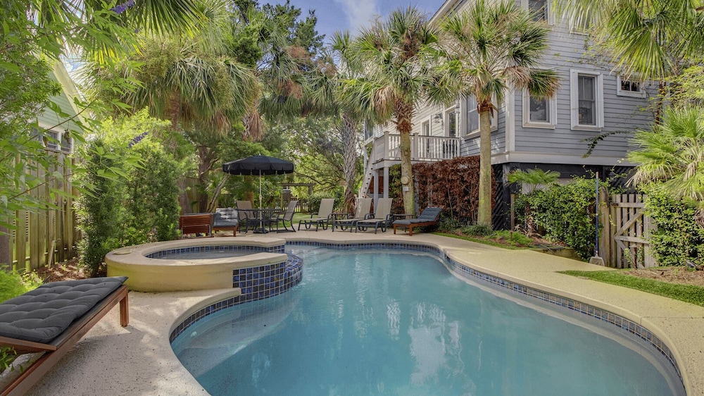 2701 Palm Boulevard By Avantstay Steps To The Beach, Ping Pong, Putting Green - Mount Pleasant, SC