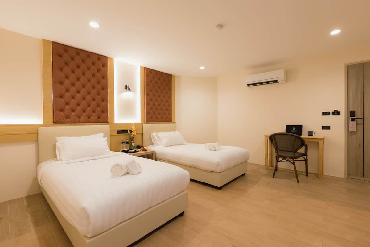 Quarto Twin Superior, 2 camas individuais, não fumadores | Cofre no quarto, com decoração personalizada