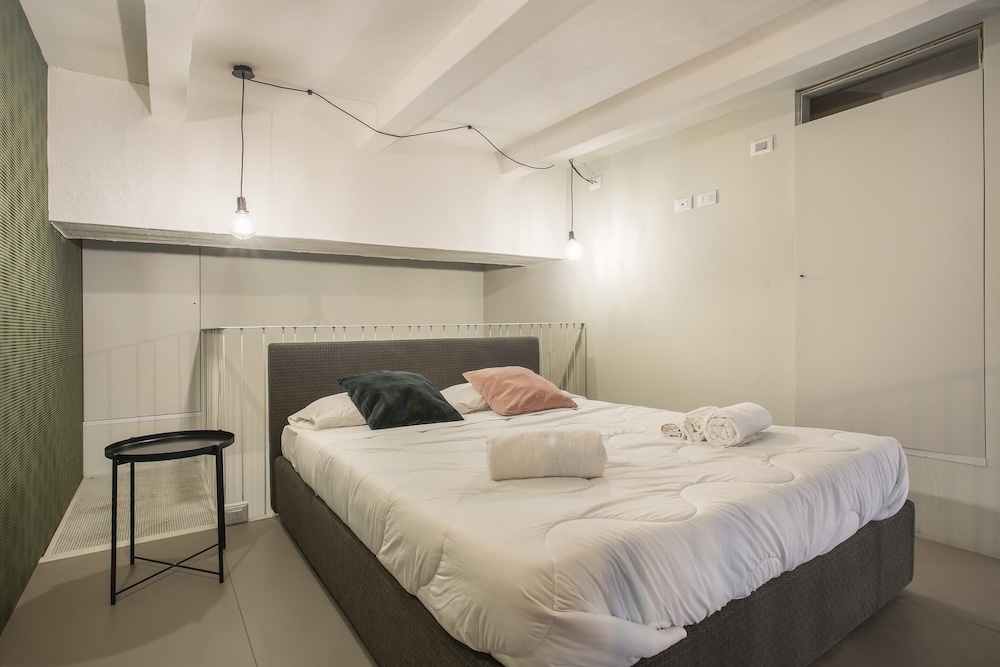 Modern Loft In Porta Venezia - Hosted By Sweetstay - Milan