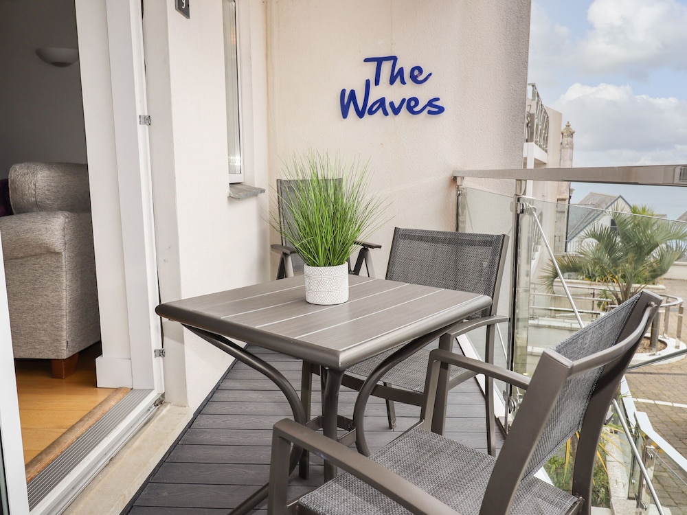 The Waves - Carbis Bay