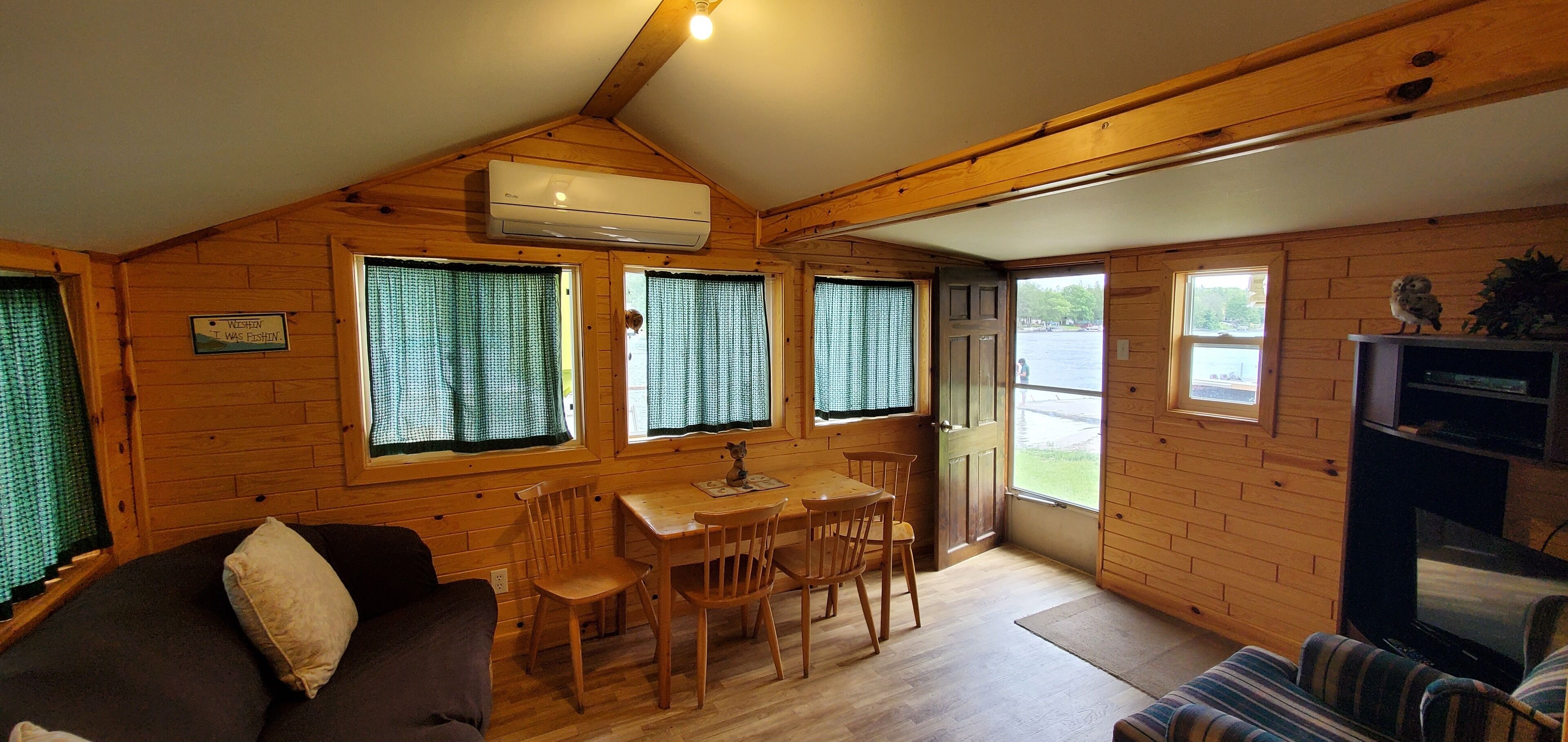 Water Front 2 Bedroom Cottage 4 - Norwood