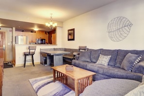 Condo, 1 quarto | Área de estar