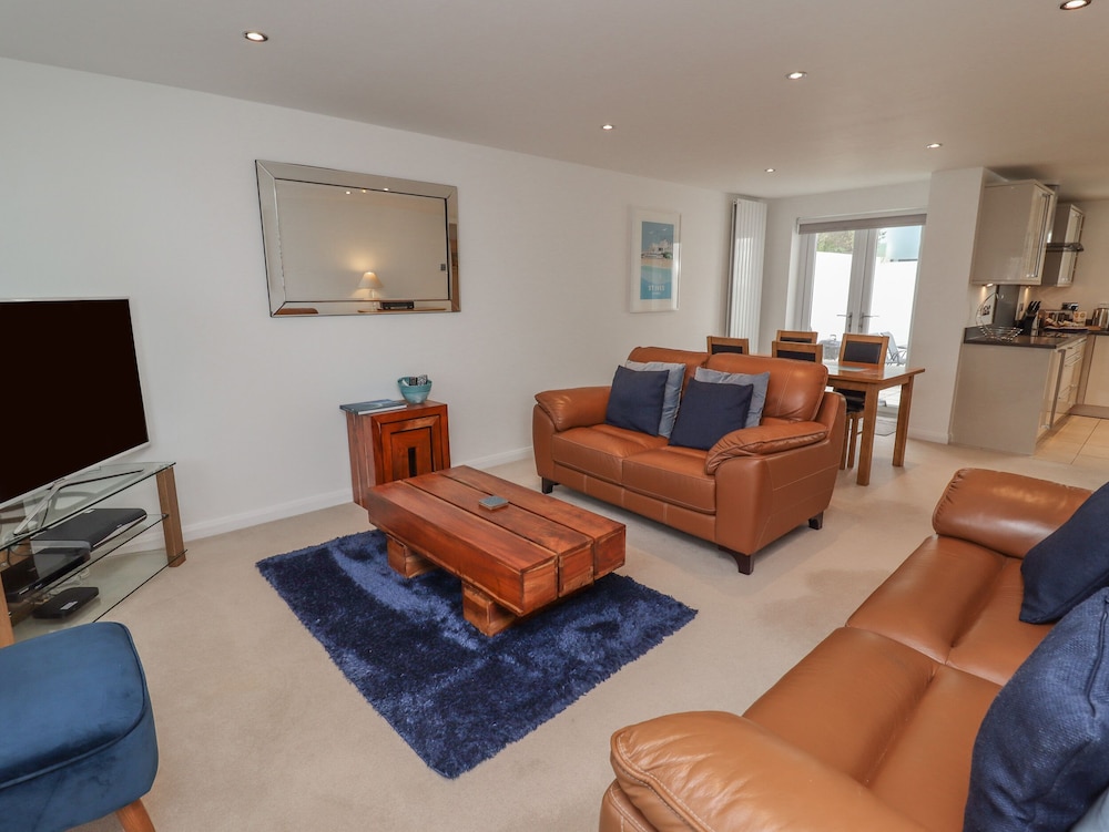 Moonsail - Carbis Bay