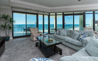 Condo, 4 quartos | Área de estar