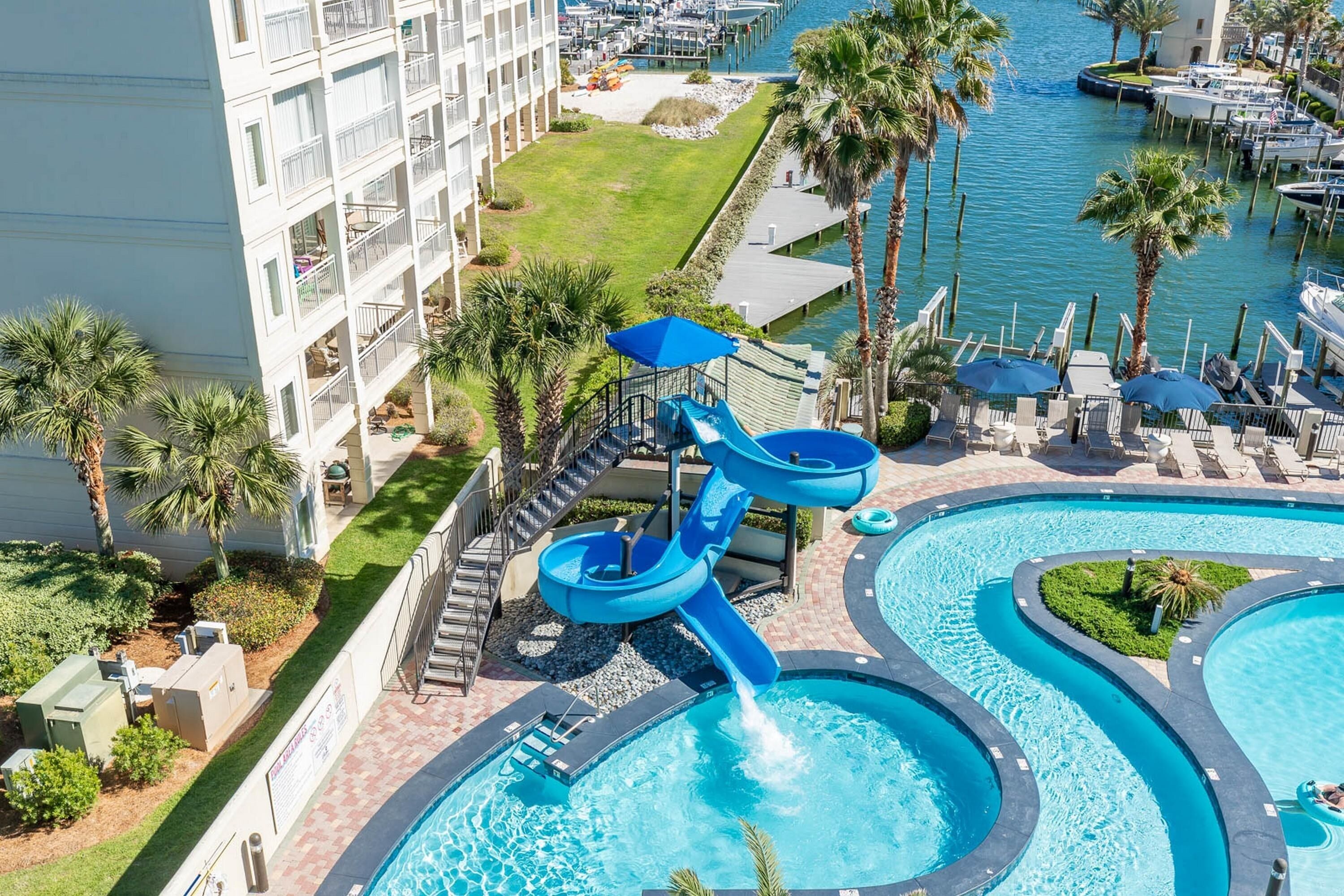 Apartamento em Condomínio Fechado, 3 quartos | Piscina | Piscina interior, piscina exterior 