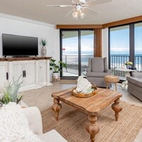 Condo, 3 quartos | Área de estar