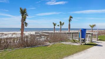 Casa, várias camas (Sunny Beach Retreat B) | Praia