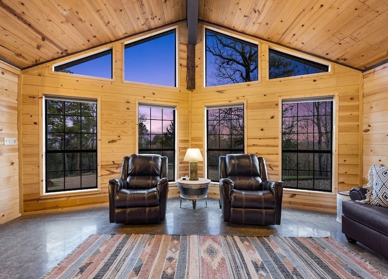 New Hot Tub, Beautiful Views, Secluded And Quiet - Pine Creek Lake, Valliant