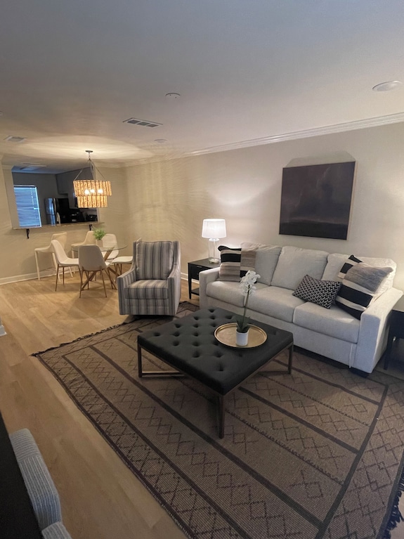 Double Decker Ready! Newly Renovated!! Walk To Swayze And The Square - Oxford