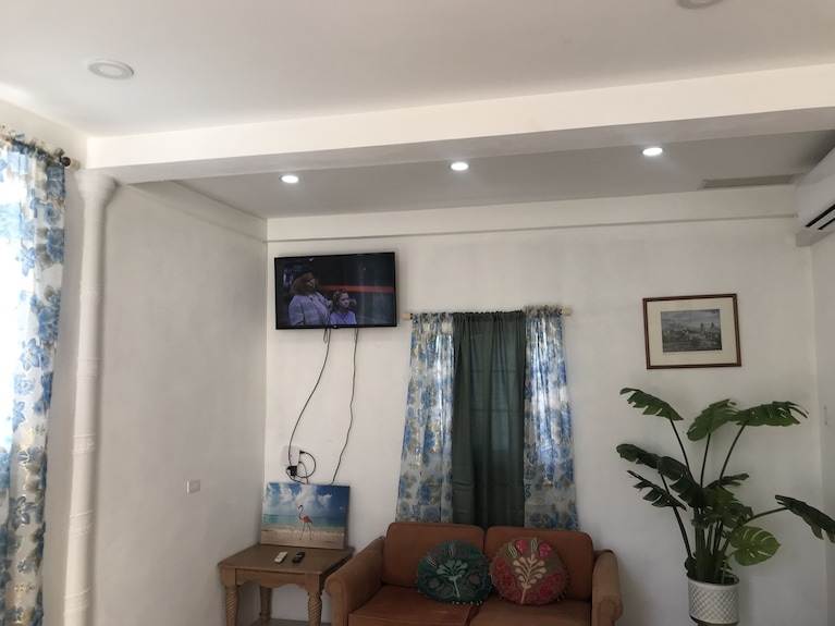 Hceas Villa Compound Is 5 Min To The Airport And Beaches, Up To 30 Ppl Max - Tobago