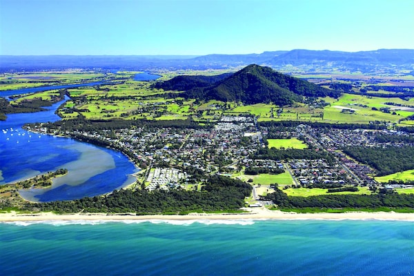 Shoalhaven Heads Village - South Coast