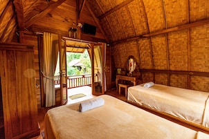 Quarto casal ou duplo luxo | Quartos à prova de som, Wi-Fi de cortesia, roupa de cama
