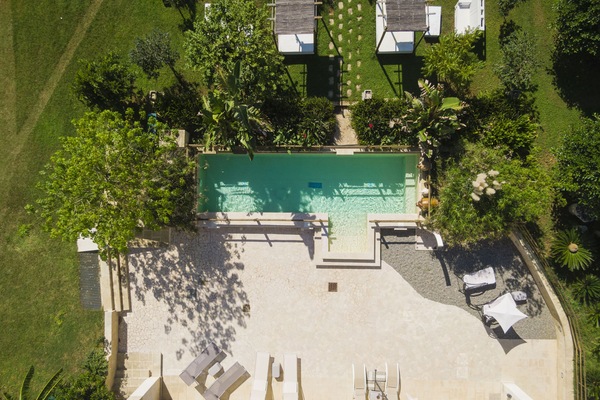 Piscina exterior, toldos gratuitos, guarda-sóis