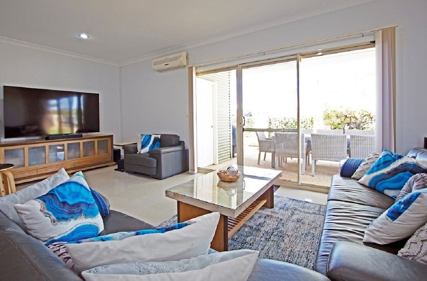 Turquoise Escape: 3 Br, 2 Ba Apartment In Jurien Bay, Sleeps 7 - ジュリアン・ベイ