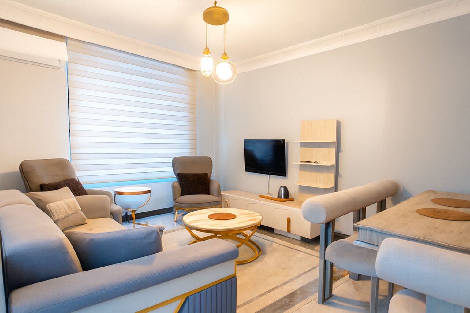 Apartamento, 2 quartos | Sala de estar | TV LED 42 polegadas com canais via satélite, TV, pisos aquecidos