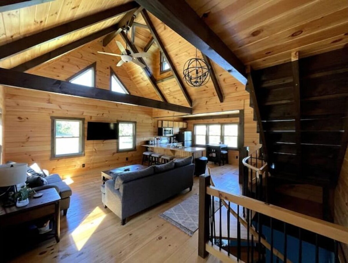 Log Cabin on a private 18 acre lake, with hot tub, kayaking and fishing ...