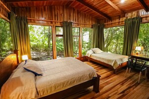 Quarto panorâmico, 1 quarto, vista para a montanha | Roupas de cama premium, edredons de pluma, cofres nos quartos