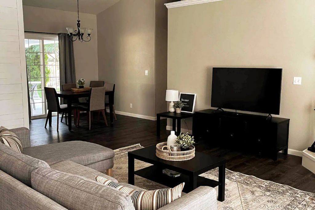 The Finn Inn - Meridian, ID