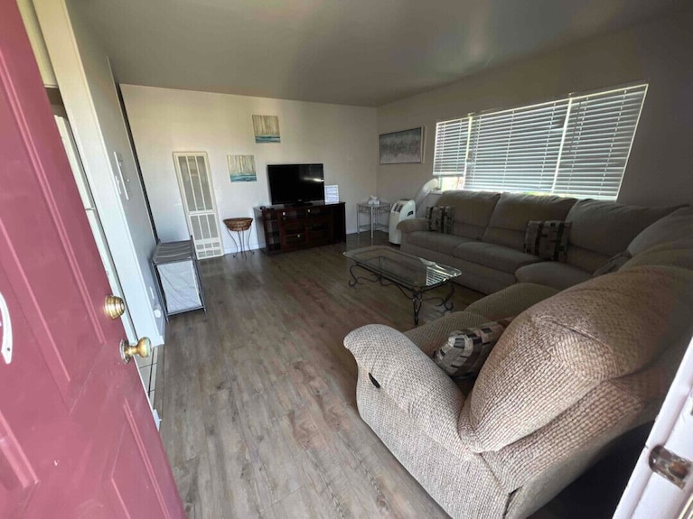 Newly Renovated Downtown Apartment - Pleasant Hill, CA