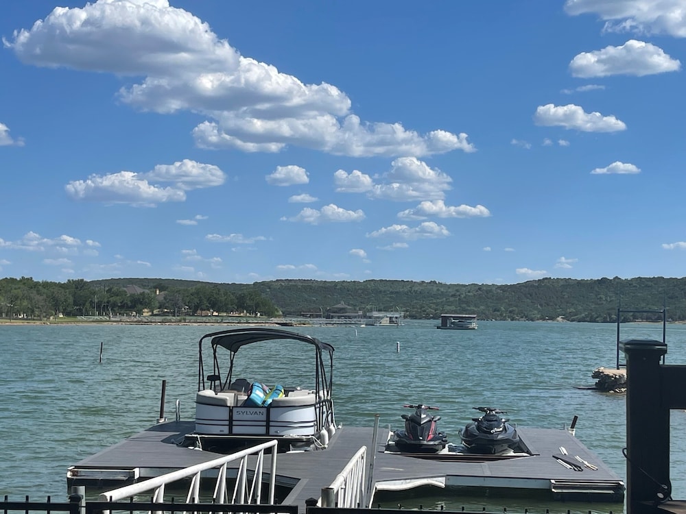 World Famous Fox Hollow Resort - Possum Kingdom Lake, TX