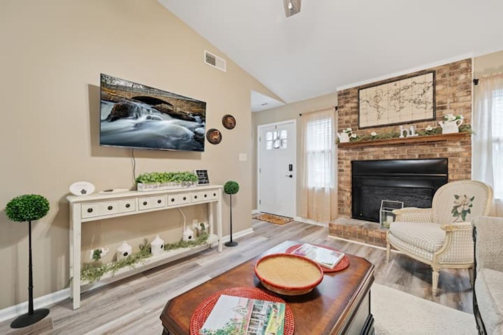 Minutes From Camp Lejeune And Alr Station - Suite Southern Charm - 2 Bed 2 Bath - Jacksonville, NC