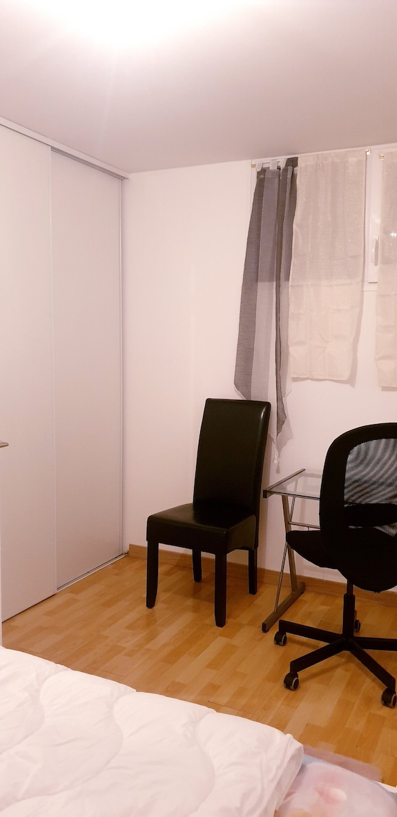 Magnifique F2 Avec Terrasse Et Parking, Proche D'un Parc Et à 7 Minutes De Gare - Bois-le-Roi