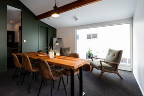 Loft família | Área de estar | TV LED