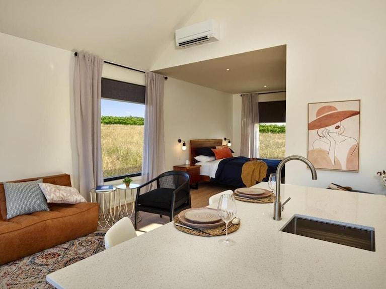 Vineyard Stay With Private Hot Tub -