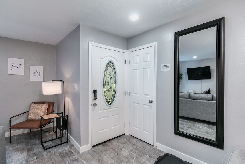 Modern Pool Home Near Uf, Downtown, & Devil's Millhopper Geological State Park - Gainesville, FL