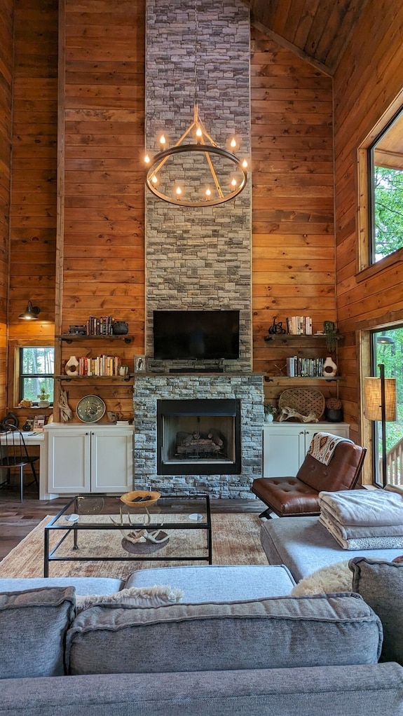 3 Br Luxury Cabin & Hot Tub Near Buffalo River! - Jasper, AR