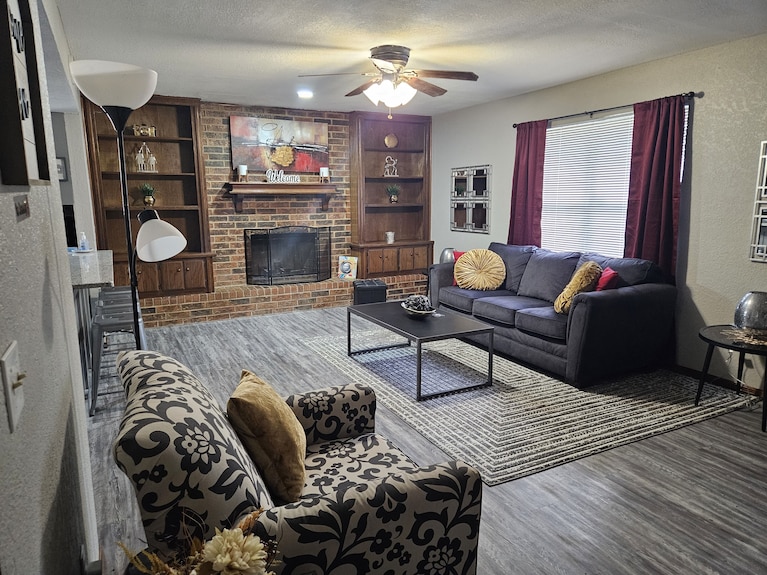 Chisholm Comfort - 에드먼드