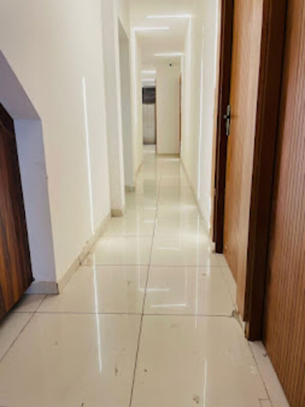 Staybook Dc Premium - Zirakpur