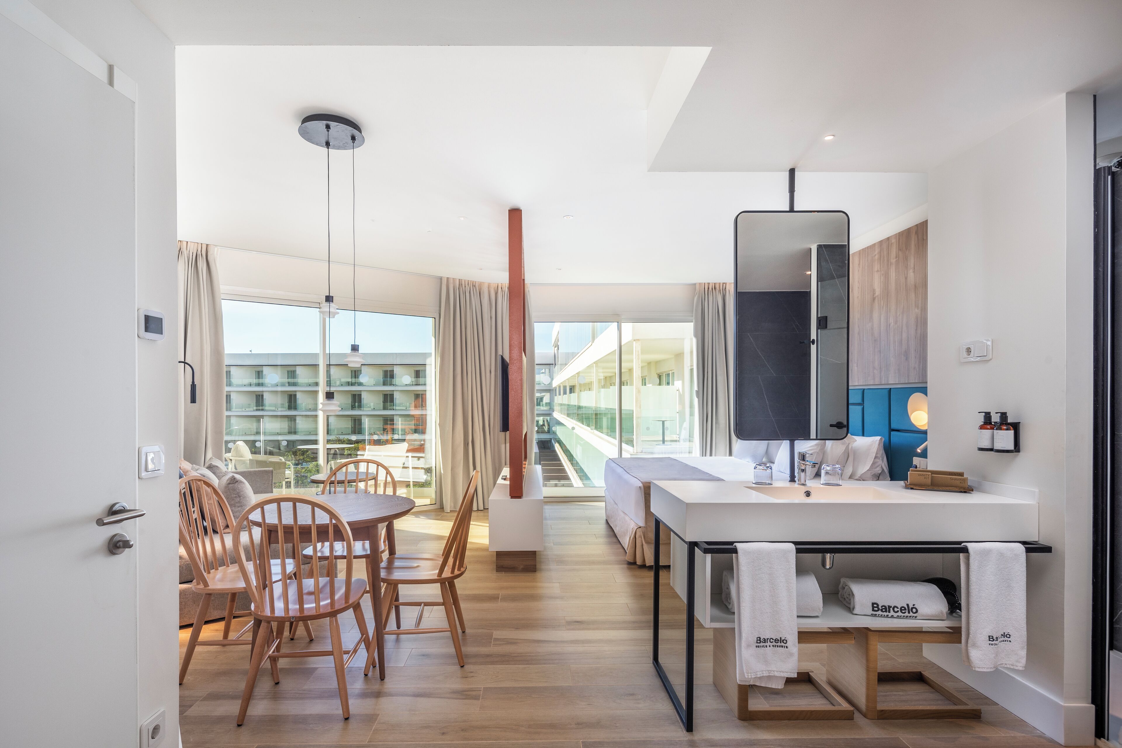 Minibar, cofre no quarto, ferro/tábua de engomar, Wi-fi grátis 